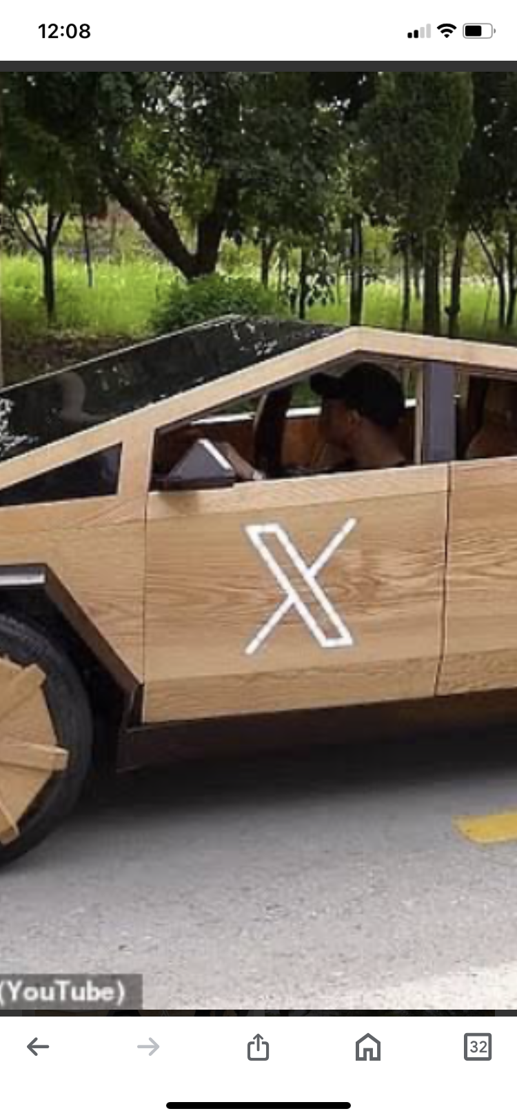 A man built a fully functional Tesla Cybertruck using wood in just 100 ...